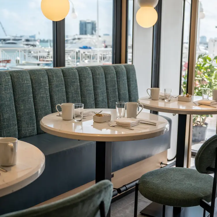 GOLD COAST KITCHEN + COCKTAILS - Miami Marriott Biscayne Bay Restaurant ...