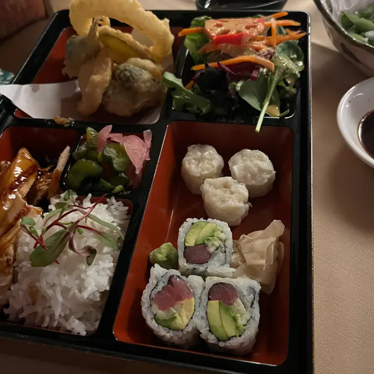Kamehachi of Tokyo - Wells Street Restaurant - Updated 2023 | Book your ...