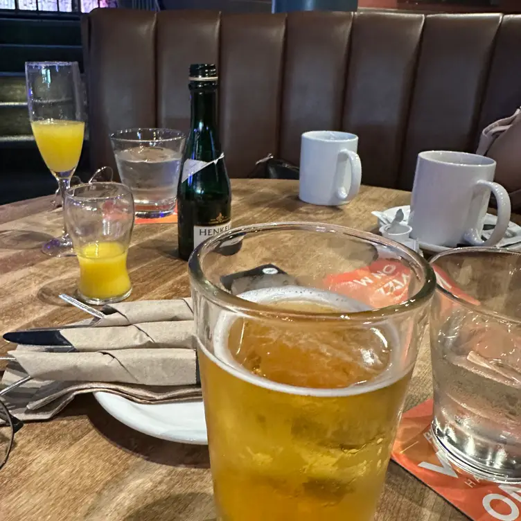 The Taphouse - Guildford Restaurant - Surrey, BC | OpenTable