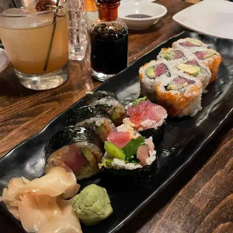 Kamehachi of Tokyo - Wells Street Restaurant - Updated 2023 | Book your ...