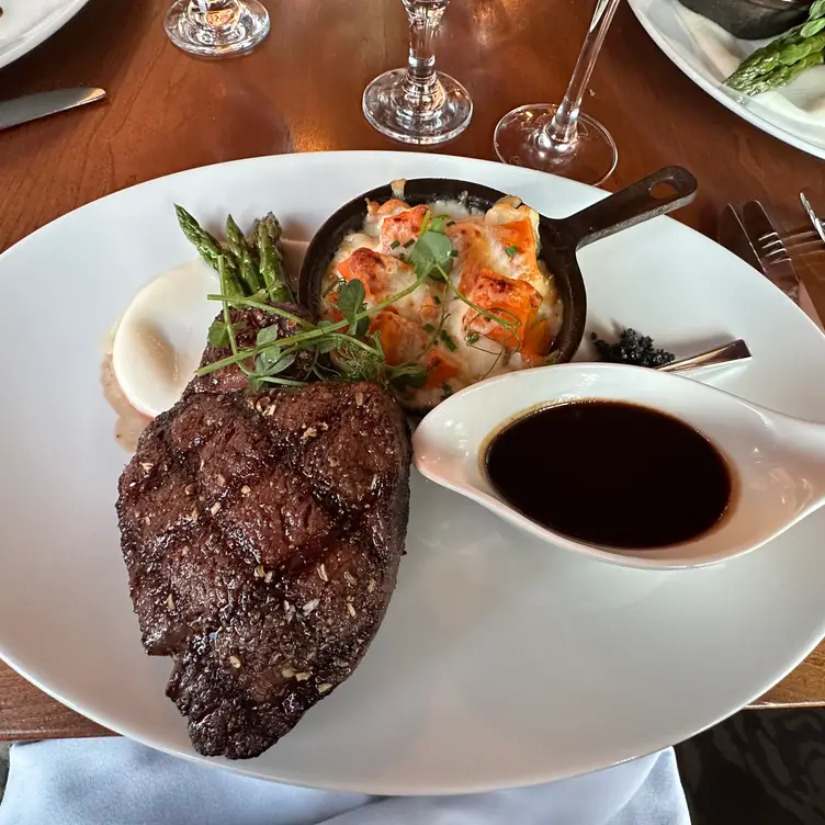 The Antler Steakhouse - Deerhurst Resort Restaurant - Huntsville, ON ...