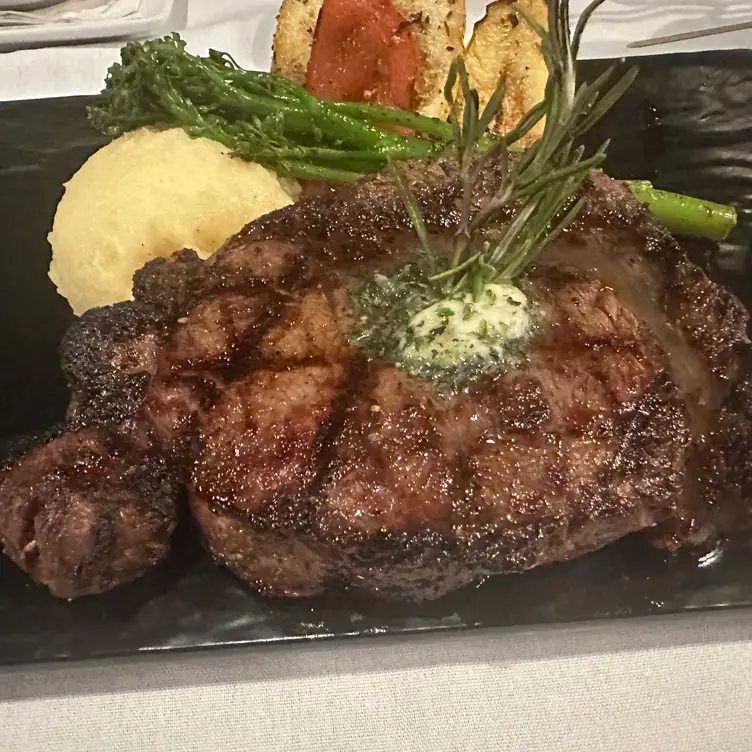 Von's Steakhouse & Oyster Bar Restaurant - Edmonton, AB | OpenTable