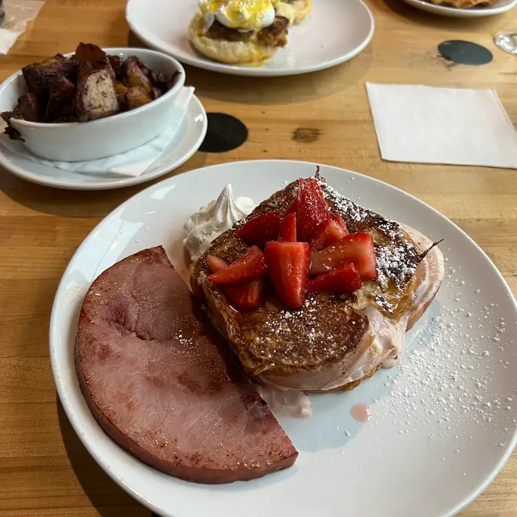 Restaurante christopher's eats - Huntington, WV | OpenTable