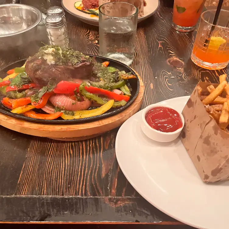 Restaurante The Food Market - Hampden - Baltimore, , MD | Reserva en ...