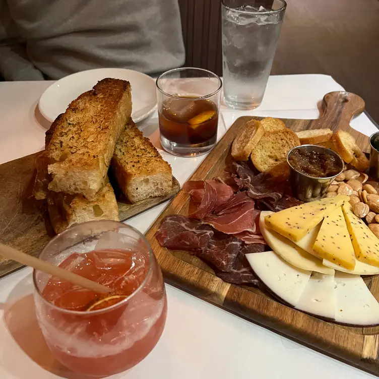 20 Brix Restaurant - Milford, OH | OpenTable