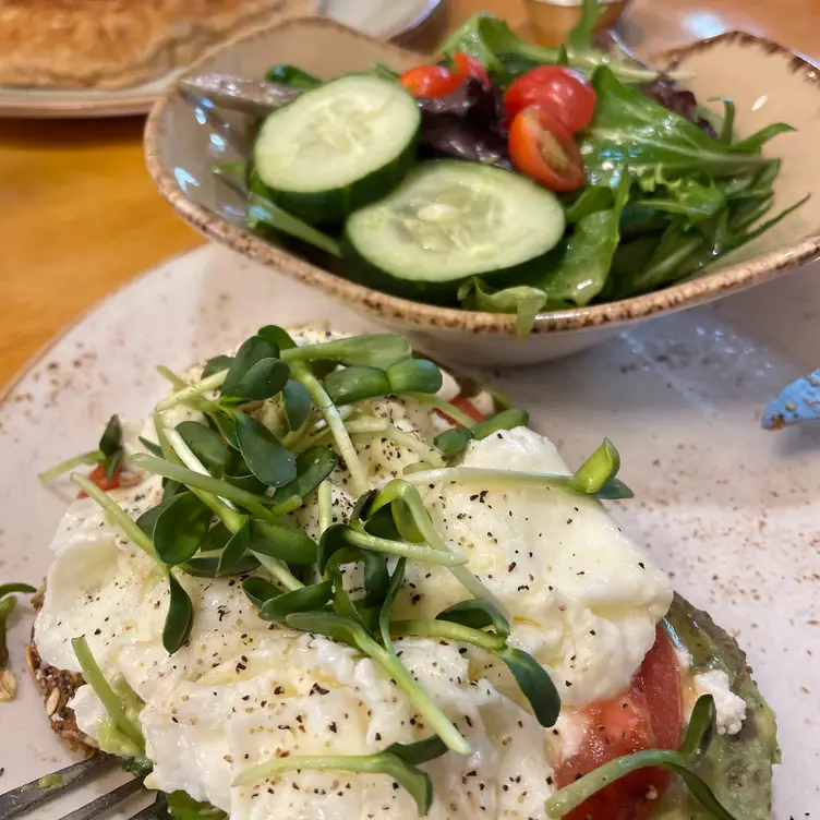 Good Earth Edina Restaurant - Edina, MN | OpenTable