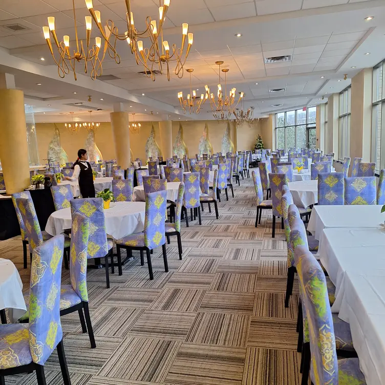 Liv Restaurant - White Oaks Resort & Spa - Niagara-on-the-Lake, ON ...