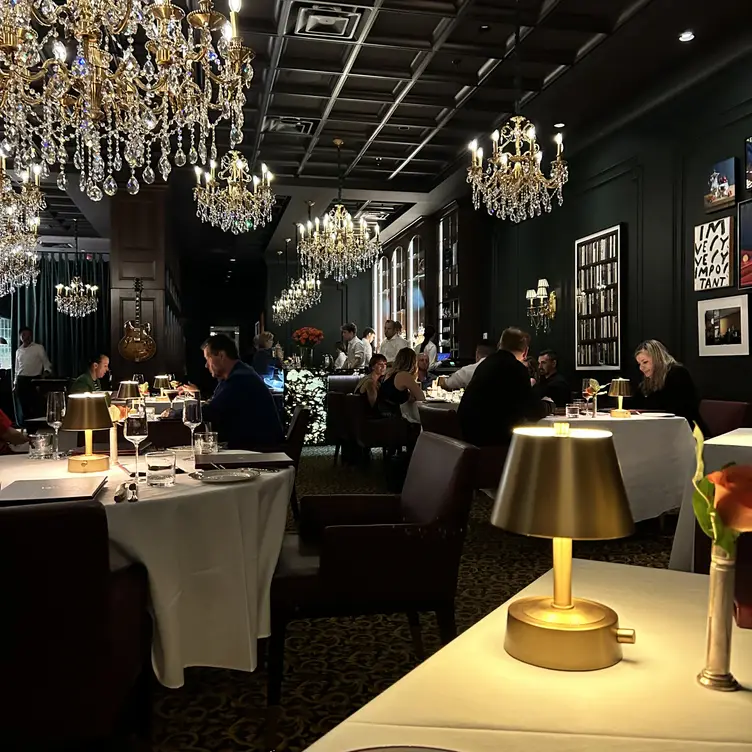 Papi’s - Elegant Steakhouse in London, Ontario - Events' Realm