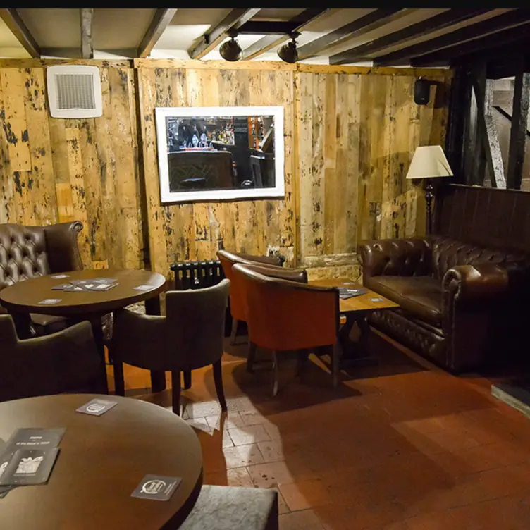 Hand In Hand Restaurant - Felixstowe, ENG | OpenTable