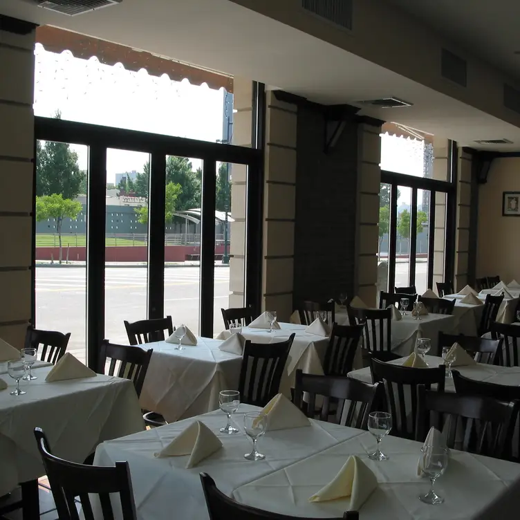 Bella Via - Mis à jour en 2025, Restaurant Italien à Long Island City, NY