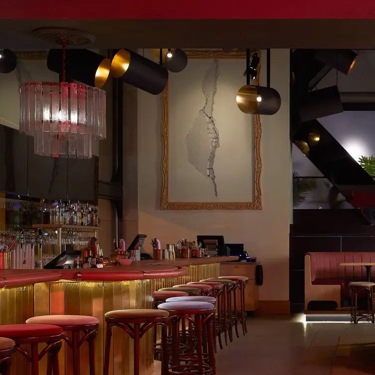 Restaurante The Walrus Pub & Beer Hall - Toronto, , ON | OpenTable