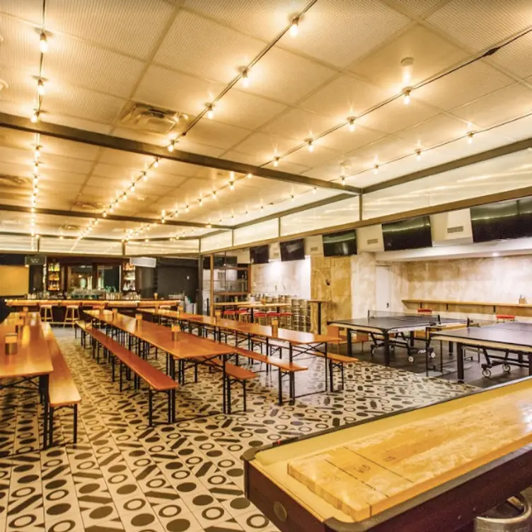 Restaurante The Walrus Pub & Beer Hall - Toronto, , ON | OpenTable