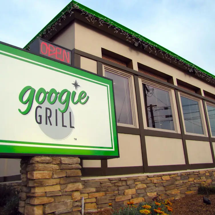 Googie Grill - Updated 2025, American Restaurant in Seaside, CA