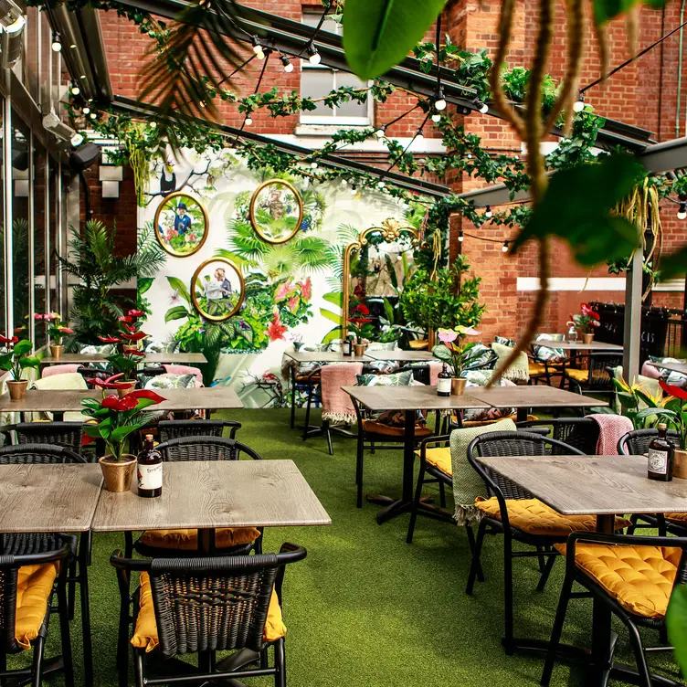 Fifth Floor Cafe – Harvey Nichols Restaurant - London, | OpenTable