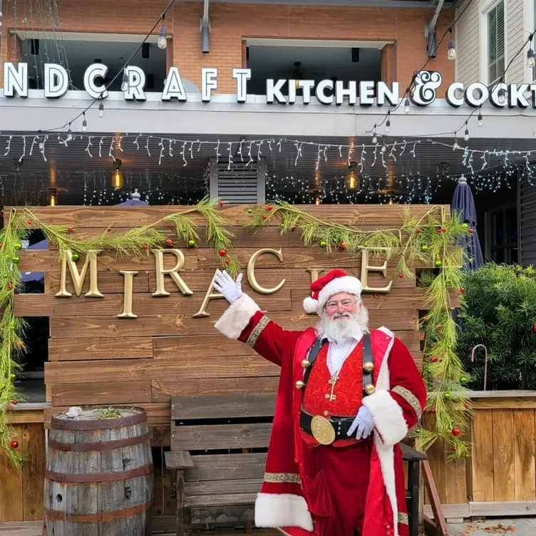 Handcraft Kitchen and Cocktails Mount Pleasant Restaurant - Mount ...