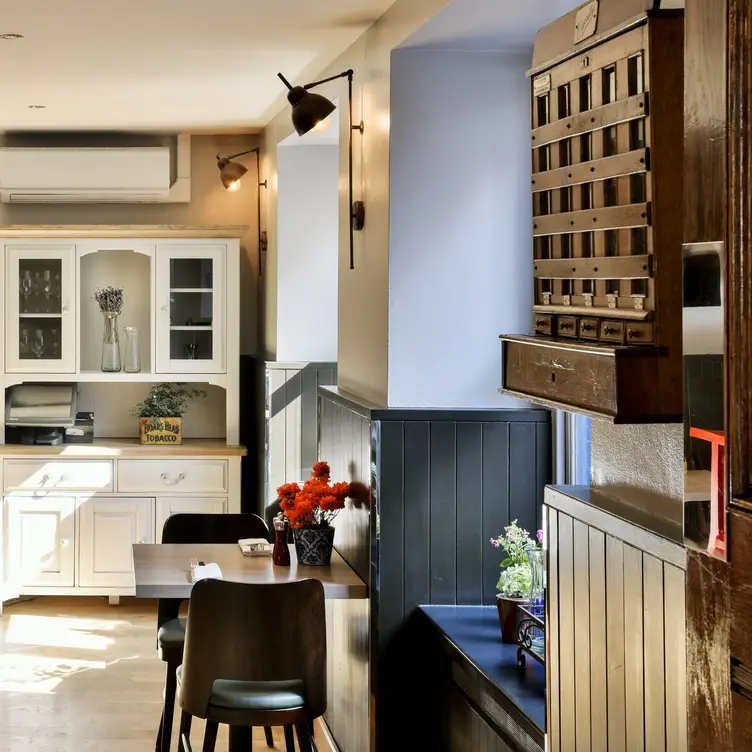 Lady Abercorn’s Pub & Kitchen Restaurant - London | OpenTable