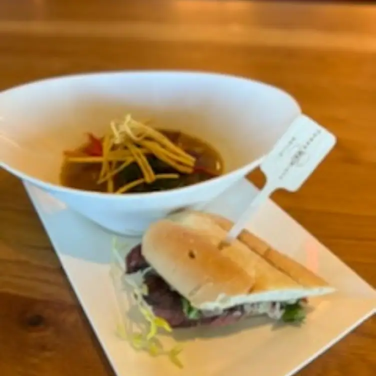 360 Grille - Florence Restaurant - Updated 2023 | Book your table now