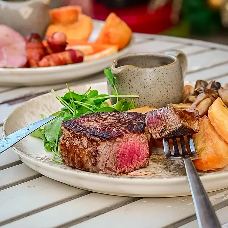 The Queens Arms - Edinburgh Restaurant - Edinburgh | Book on OpenTable