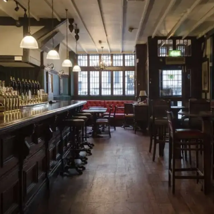 The George, Pub & Restaurant - London | OpenTable