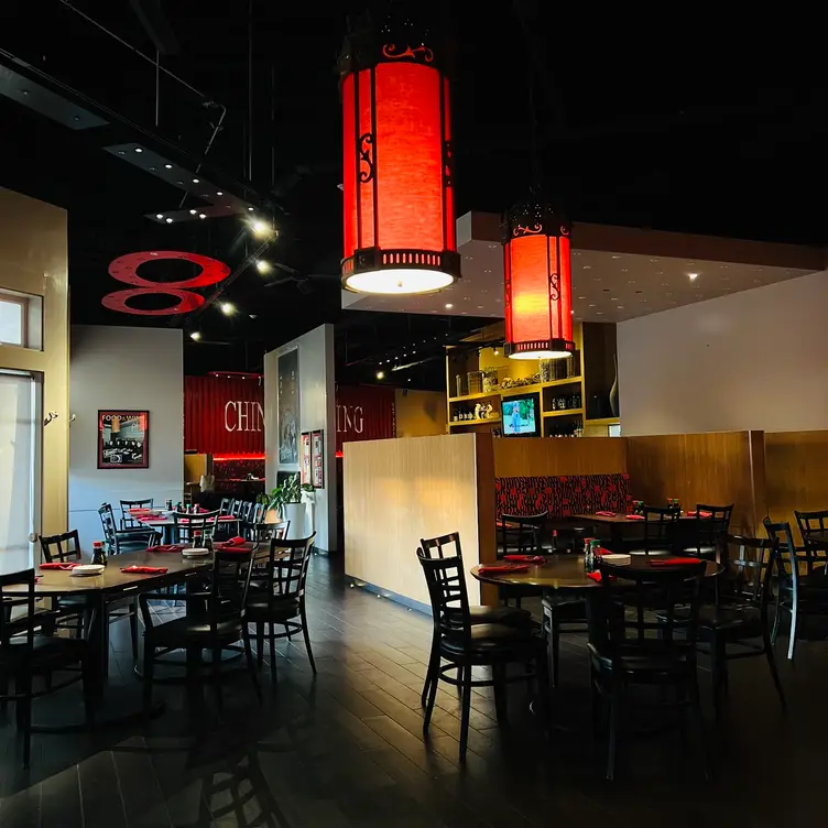 PL8 Restaurant - Barrington, IL | OpenTable