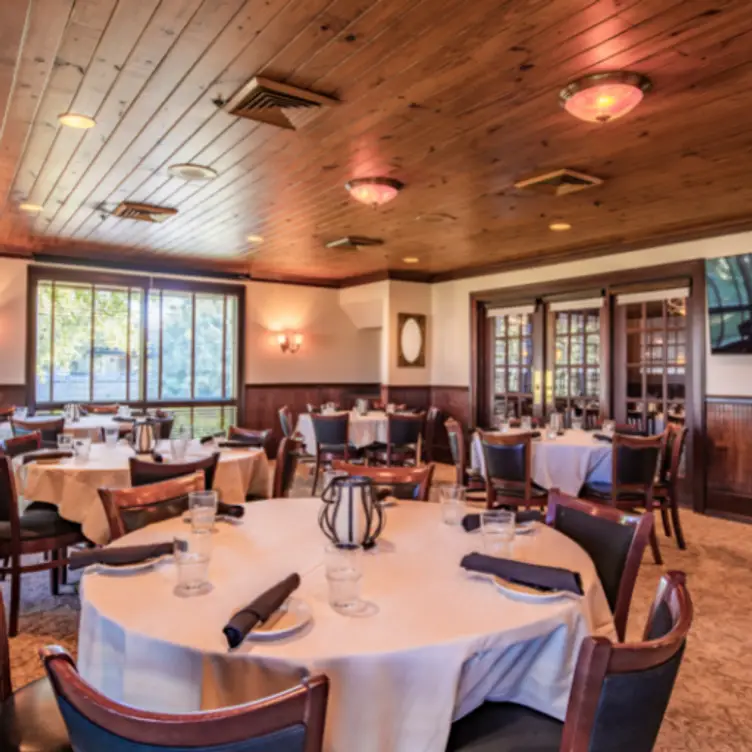 deSha's American Tavern Restaurant - Cincinnati, OH | OpenTable
