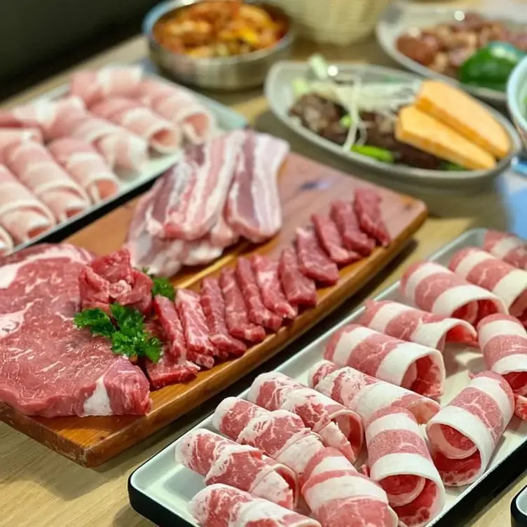 백정 Baekjeong Korean BBQ House Mayfield Restaurant - Edmonton, AB ...