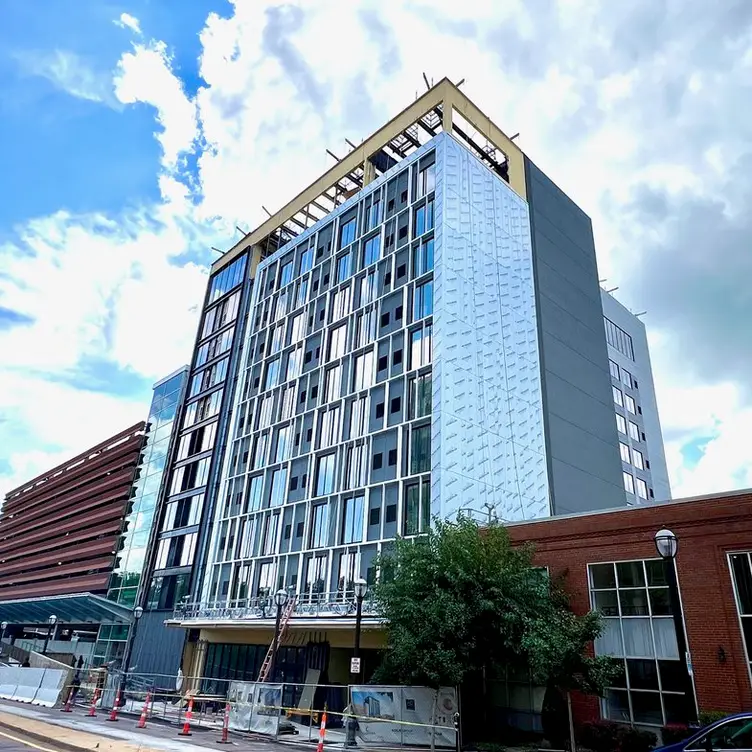 High Bar Clayton Rooftop - Updated 2024, American Restaurant in Clayton, MO