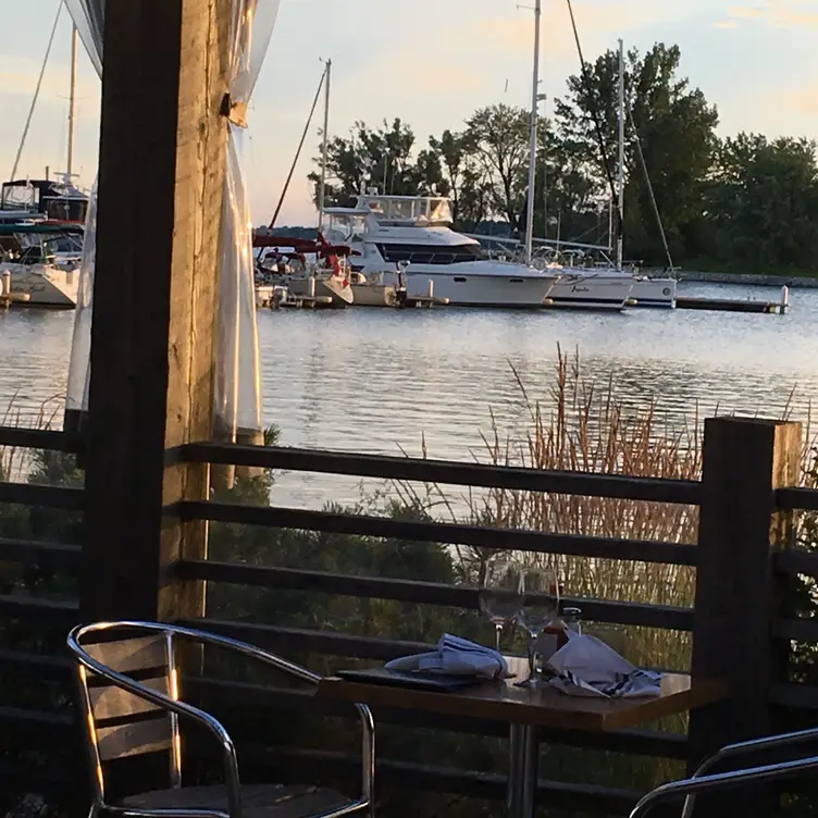 PORT - Updated 2024, American Restaurant in Pickering, ON