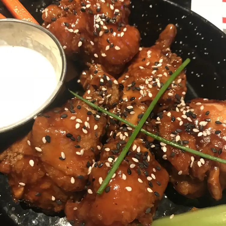 Kings Dining & Entertainment - Boston Seaport Restaurant - Boston, MA ...