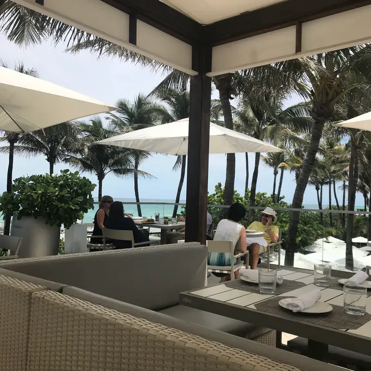 La Côte - Fontainebleau Miami Beach Restaurant - Miami Beach, FL ...