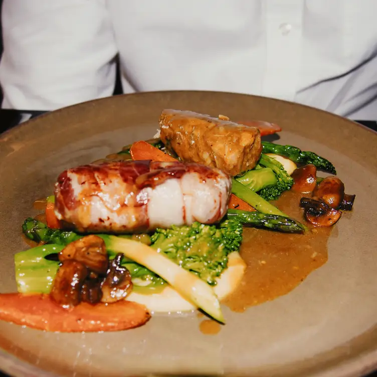 The Crown at Woodbridge - Top Rated Restaurant in Woodbridge, Suffolk ...