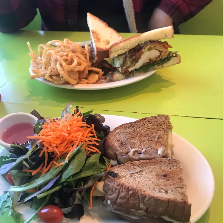 High Falls Kitchenette - Actualizado 2024, Restaurante de Comida De La ...