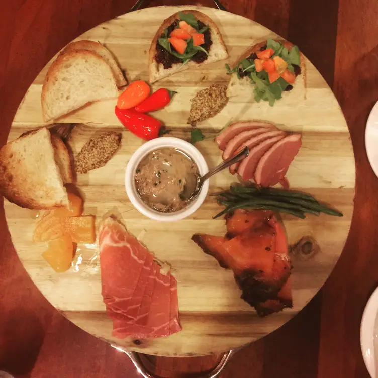 Table 3 Restaurant and Market - Nashville, TN | OpenTable