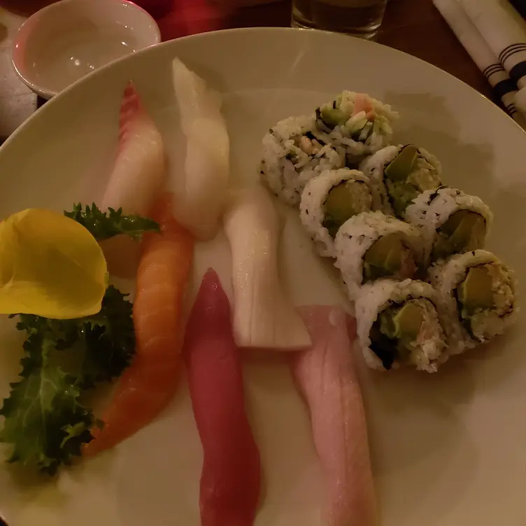 Niu B Sushi & Robata - South Michigan Ave Restaurant - Chicago, IL ...