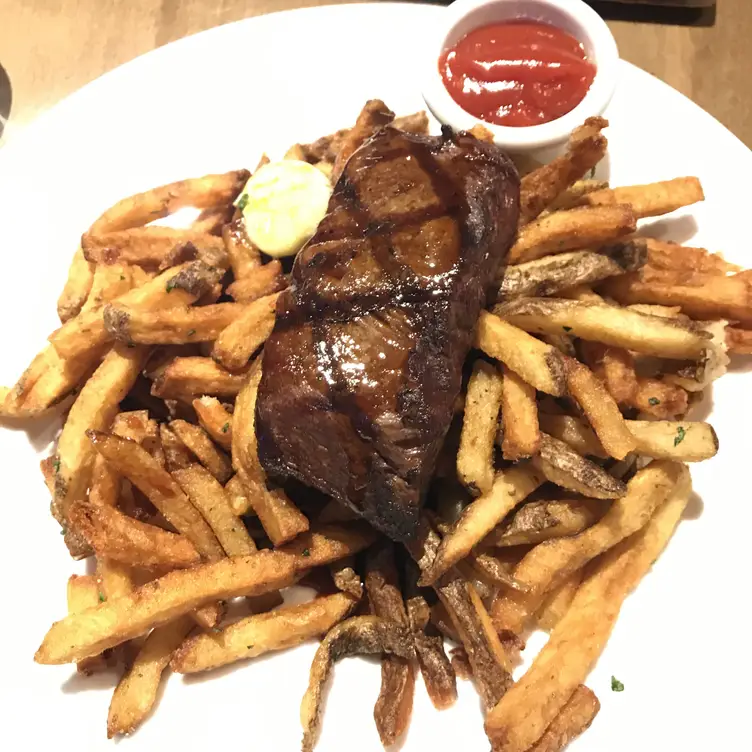 Matisse Restaurant - Marriott Toronto Bloor Yorkville Restaurant ...