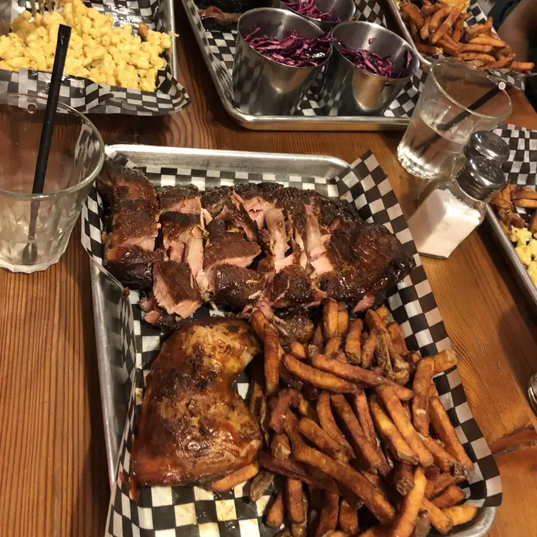 HOGTOWN SMOKE - Updated 2024, Barbecue Restaurant in Toronto, ON