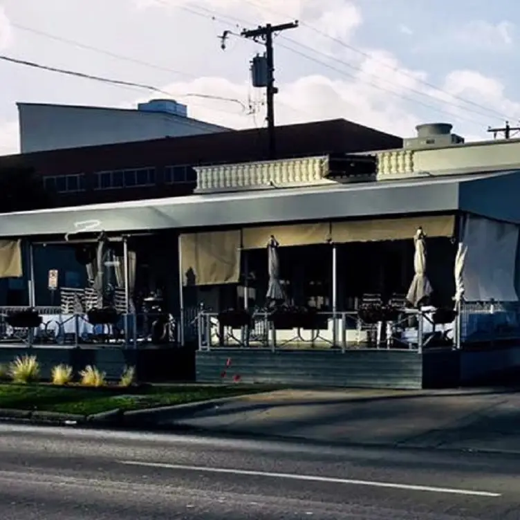 Doce Mesas - Updated 2025, Mexican Restaurant in Dallas, TX