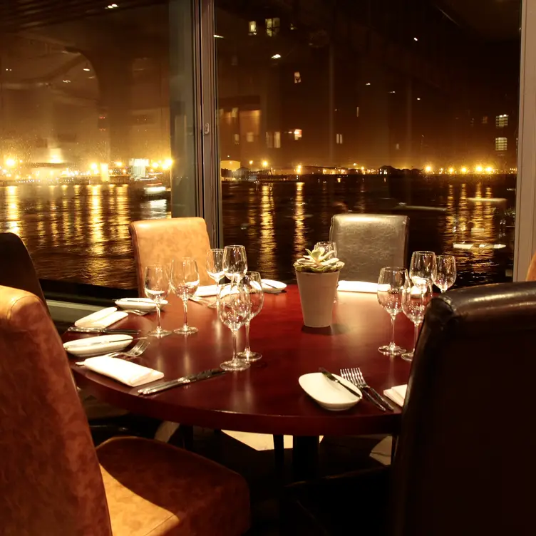 RIVA Waterside Restaurant and Bar - Updated 2024, Modern European ...
