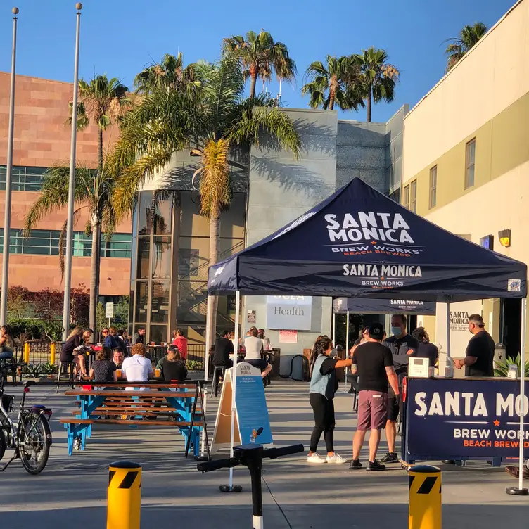 Santa Monica Brew Works - Updated 2025, Brewery in Santa Monica, CA