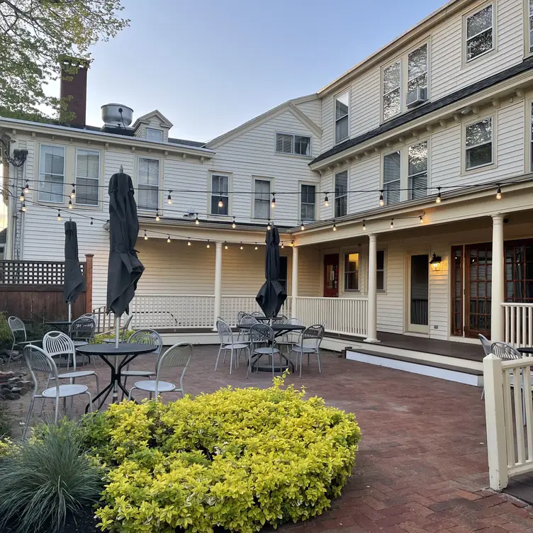 The Tavern at the Kennebunk Inn - Updated 2025, Contemporary American ...