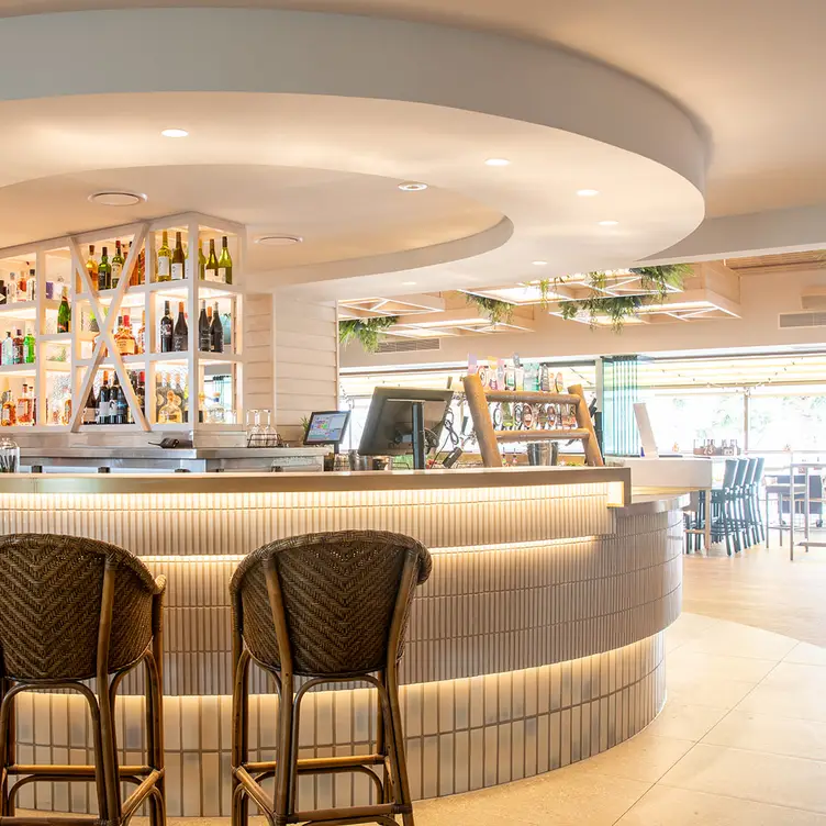 Restaurante Full Moon Hotel - Sandgate, AU-QLD | OpenTable