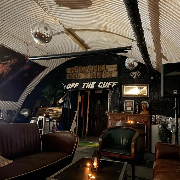 Off The Cuff - OTC Bar - Actualizado en 2024, Salón en London, Greater ...