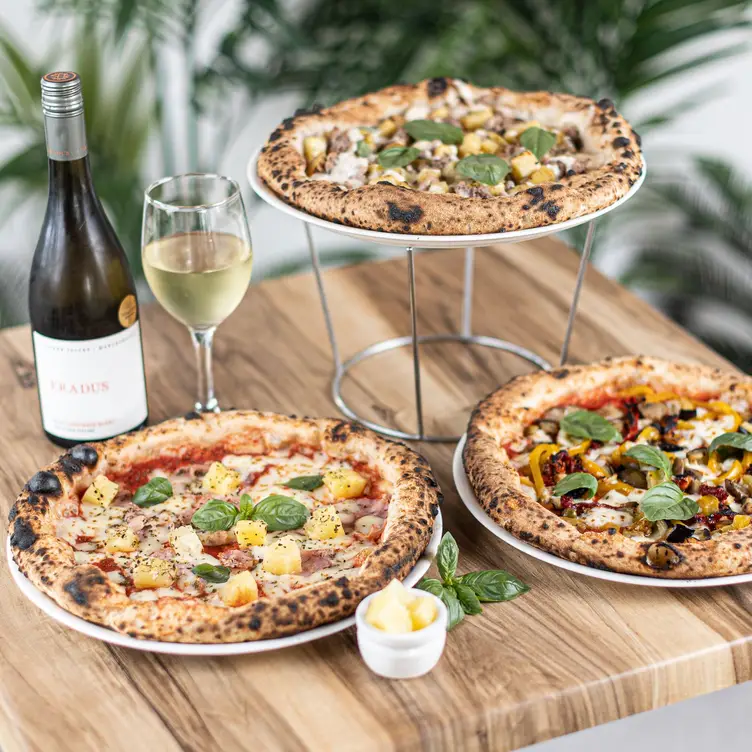 Frank Beach - Actualizado en 2024, restaurante italianos en Coolum ...