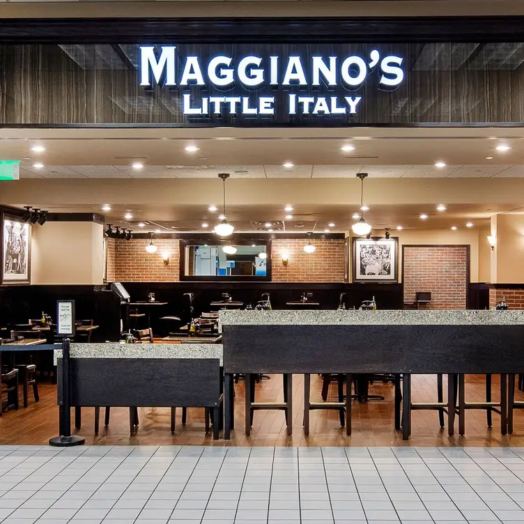 Maggianos Little Italy Restaurant Maggiano's Little Italy Restaurant