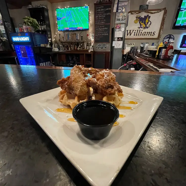 Purple Pub - Updated 2024, American Restaurant in Williamstown, MA