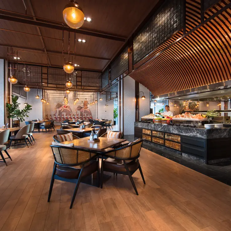 Praya Kitchen - Bangkok Marriott Hotel The Surawongse - Updated 2025 ...