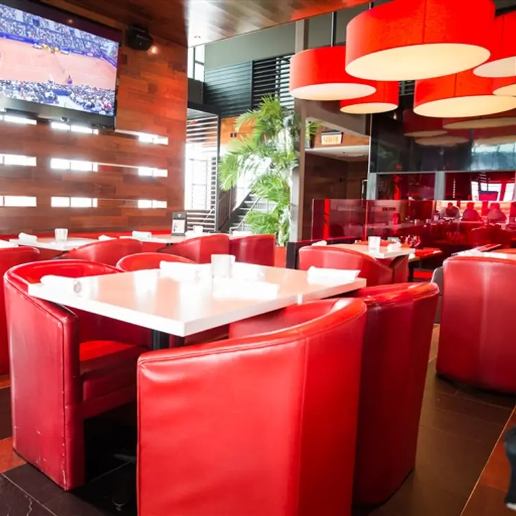 Houston Avenue Bar & Grill - Centropolis - Updated 2025, Steakhouse in ...