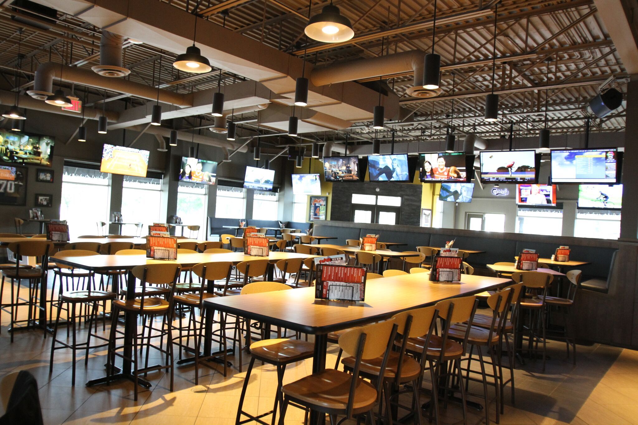 John Max Sports and Wings - Lauzon | Windsor, Victoria, Australia ...
