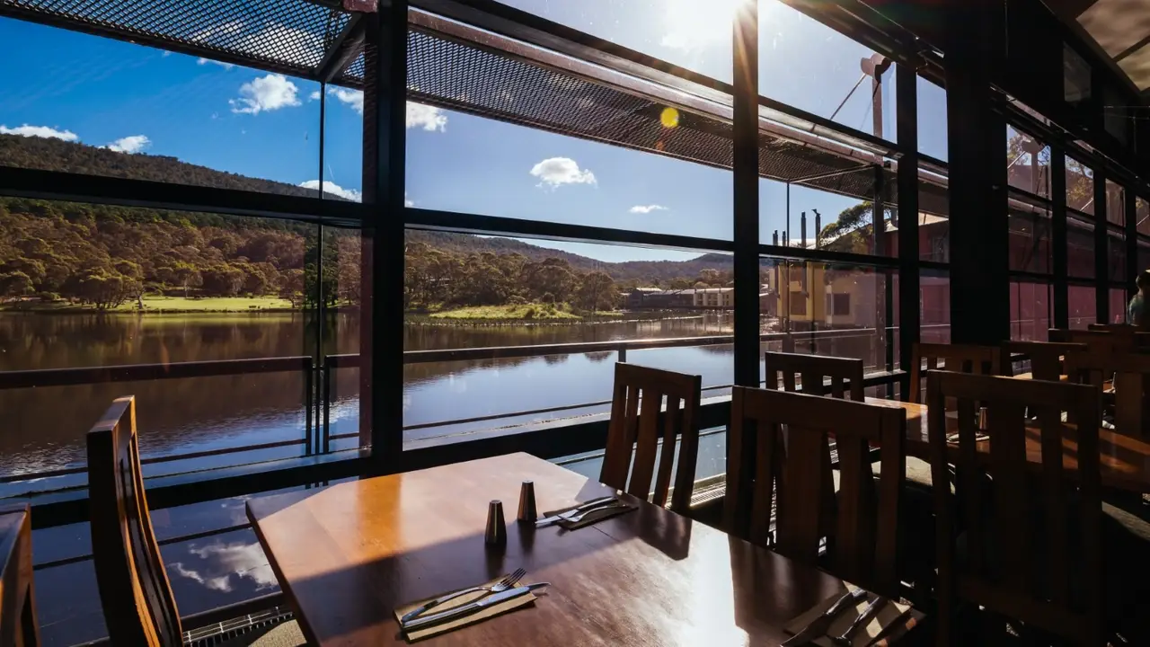 Cuisine Restaurant - Oaks Lake Crackenback Resort - Crackenback, AU-NSW ...