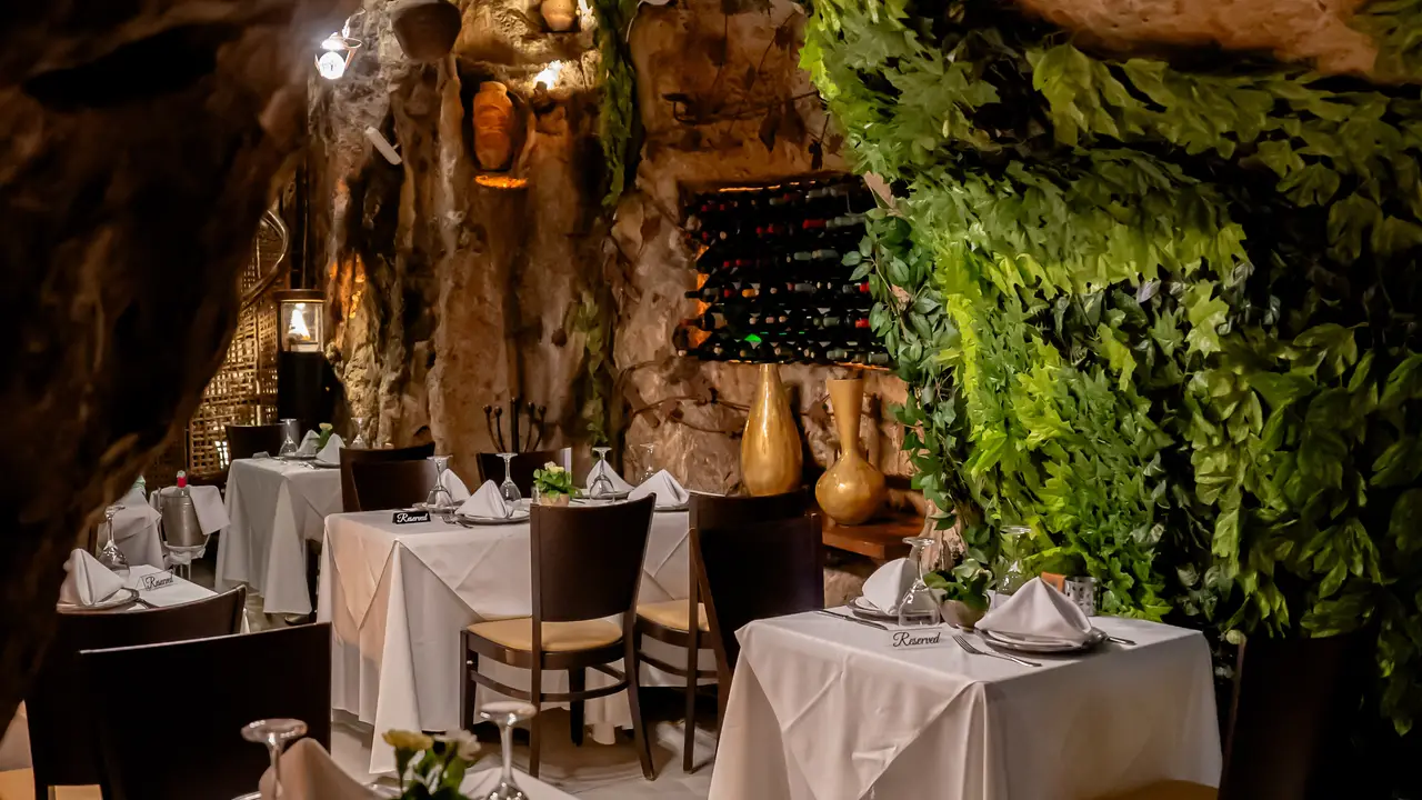 El Mesón de la Cava Restaurant - Santo Domingo, Distrito Nacional ...